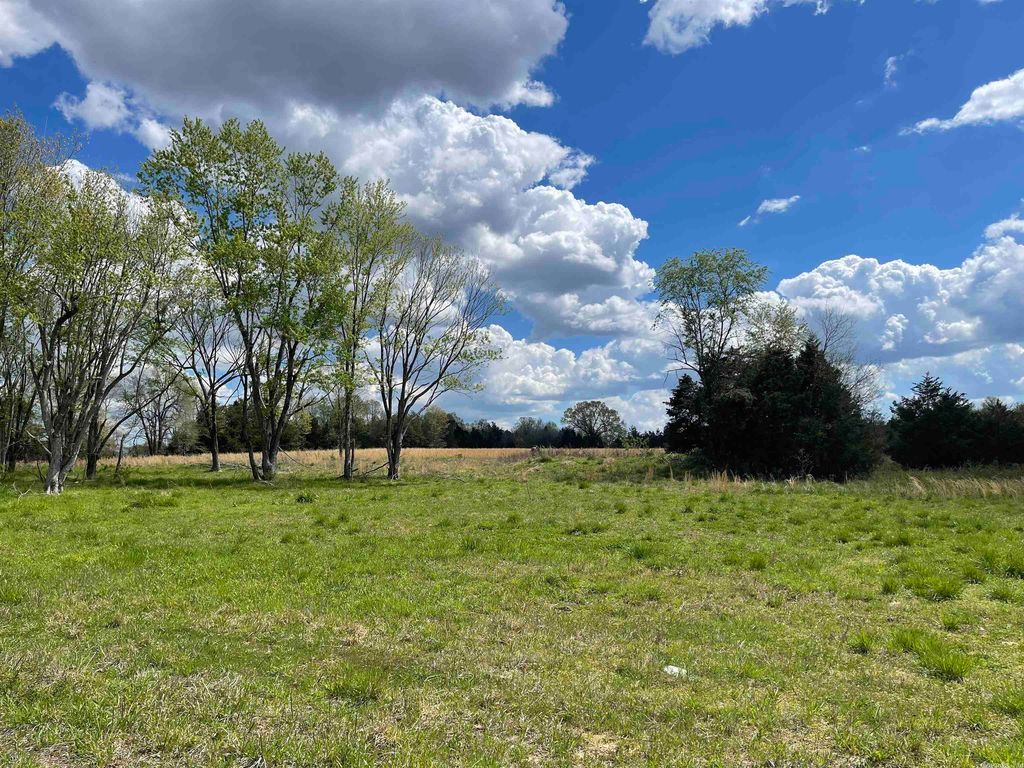 8673 State Highway 62 Highway E 2 Se 4 Sw 4 S 22 T19 R #412-7W, Glencoe ...