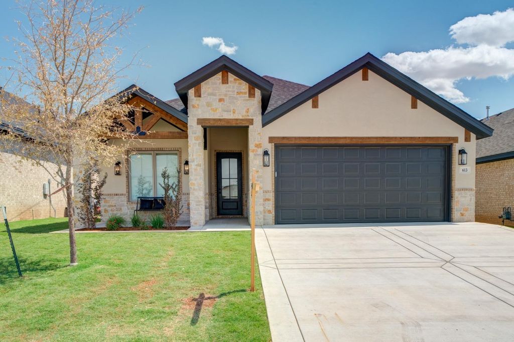 613 E 15th St, Wolfforth, TX 79382 - See Est. Value, Schools & More