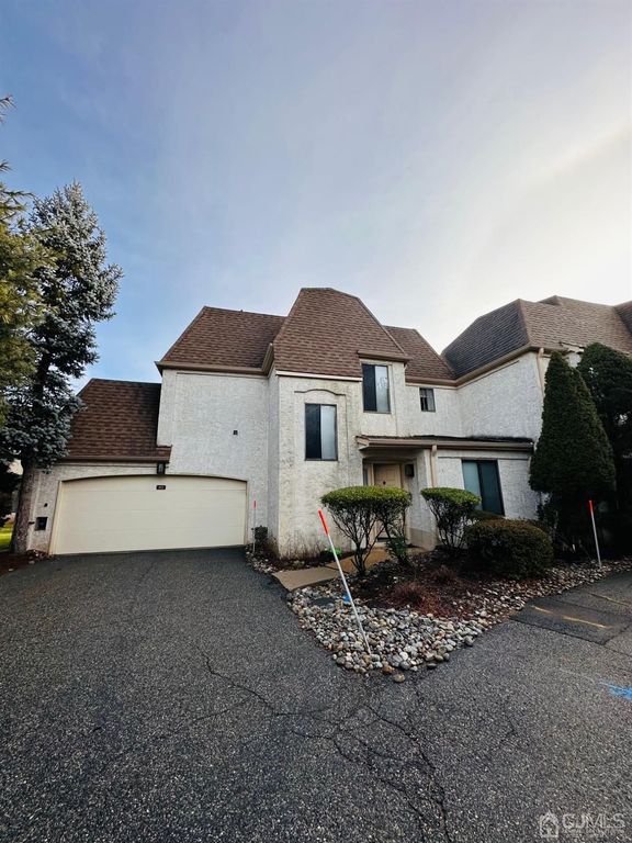 81 Park Gate Dr, Edison, NJ 08820 - See Est. Value, Schools & More