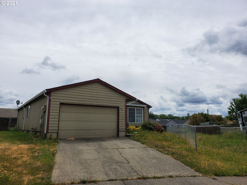1051 Kodiak Ct, Cornelius, OR 97113 - See Est. Value, Schools & More