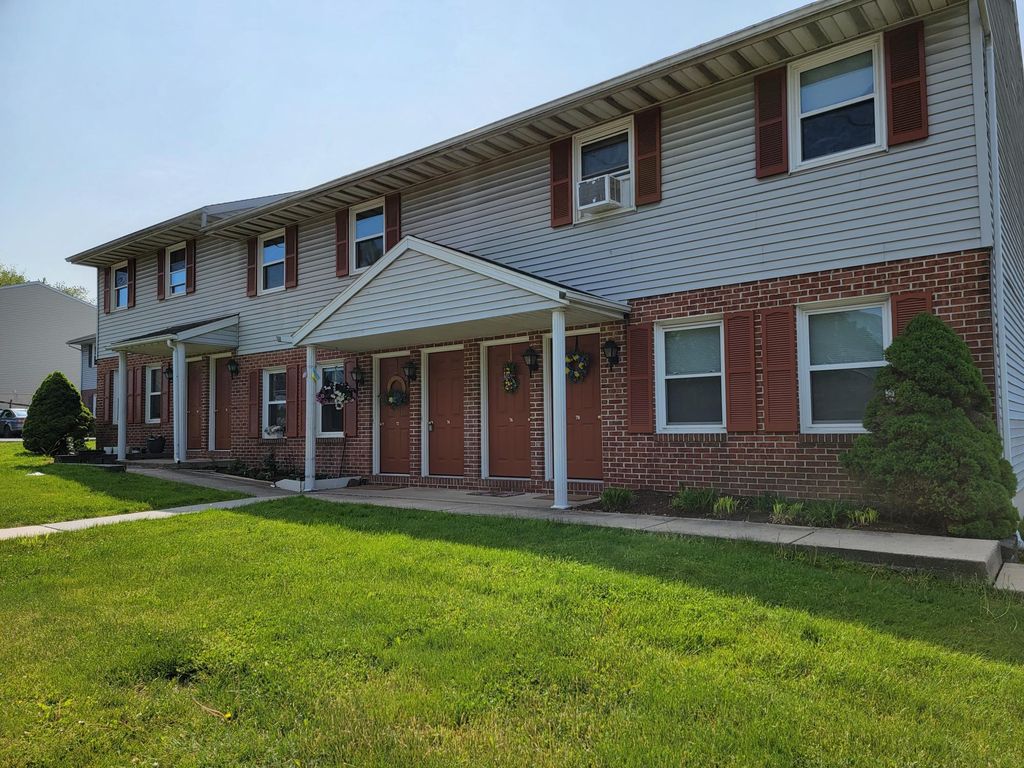 74 Akron Rd, Ephrata, PA 17522 - See Est. Value, Schools & More