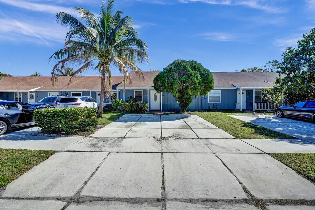 4736 NW 5th Ave, Pompano Beach, FL 33064 - See Est. Value, Schools & More