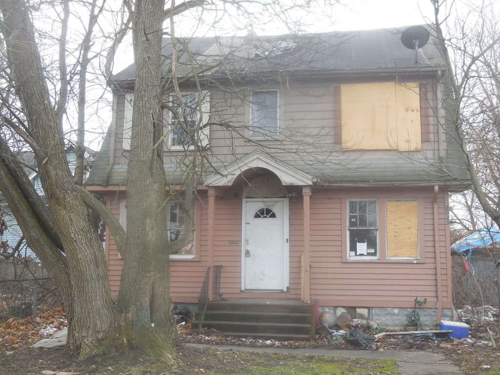 2025 Genesee St, Buffalo, NY 14211 - See Est. Value, Schools & More