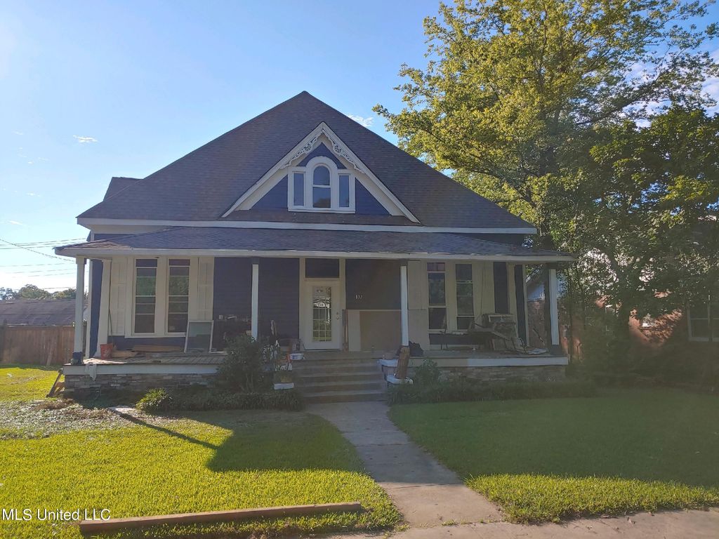 137 Calhoun Ave, Yazoo City, MS 39194 - See Est. Value, Schools & More