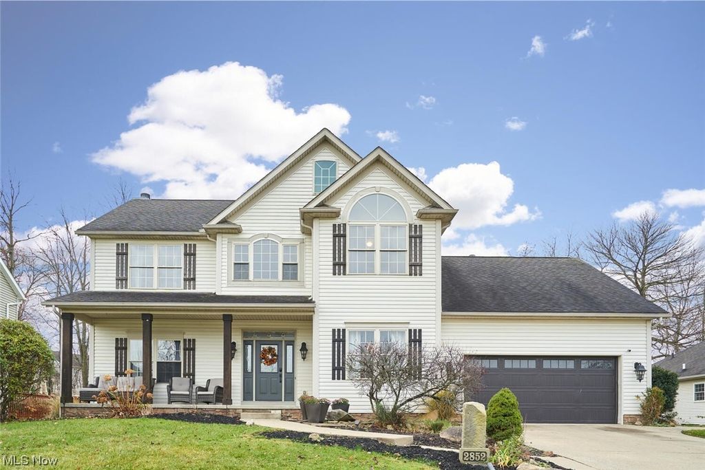2852 Oakcrest Dr, Barberton, OH 44203 - See Est. Value, Schools & More