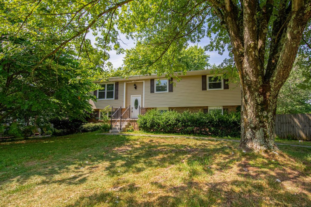 7907 Pedigo Rd #10, Knoxville, TN 37938 - See Est. Value, Schools & More