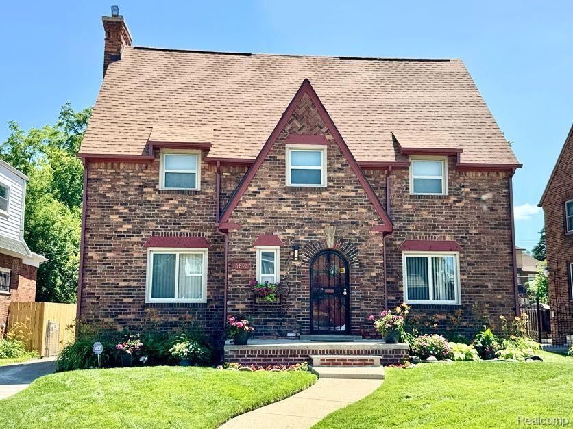 16892 Wildemere St, Detroit, MI 48221 - See Est. Value, Schools & More