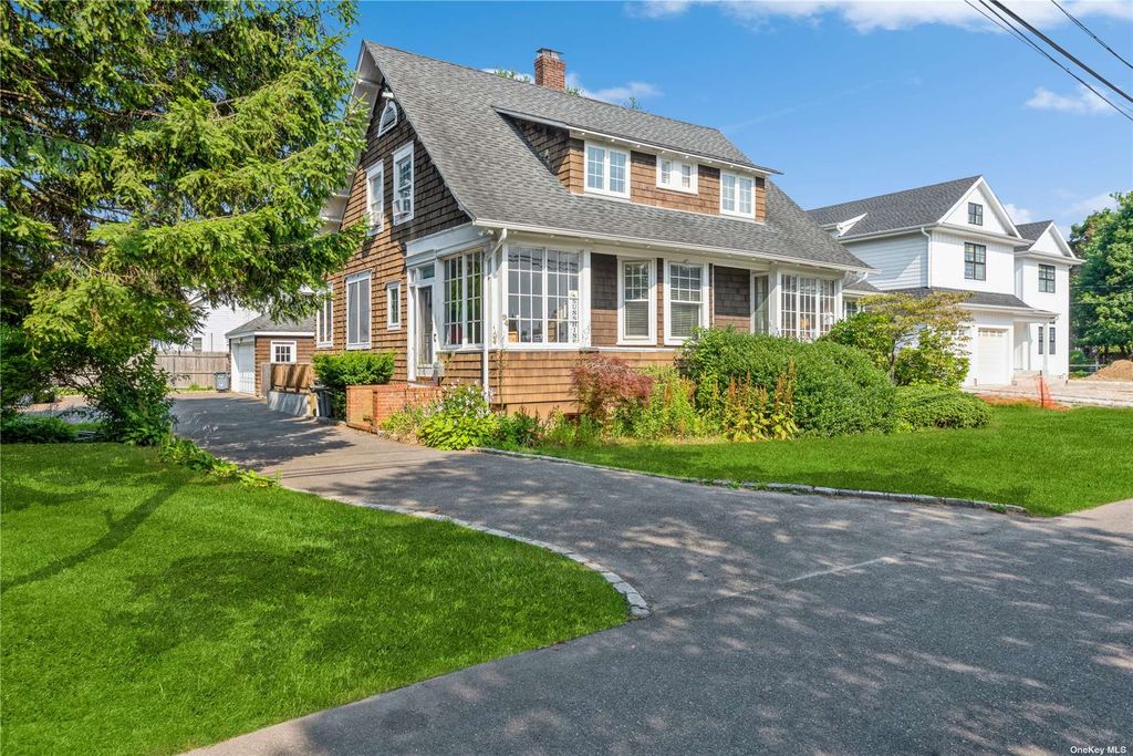 94 Montrose Avenue, Babylon, NY 11702 | Trulia