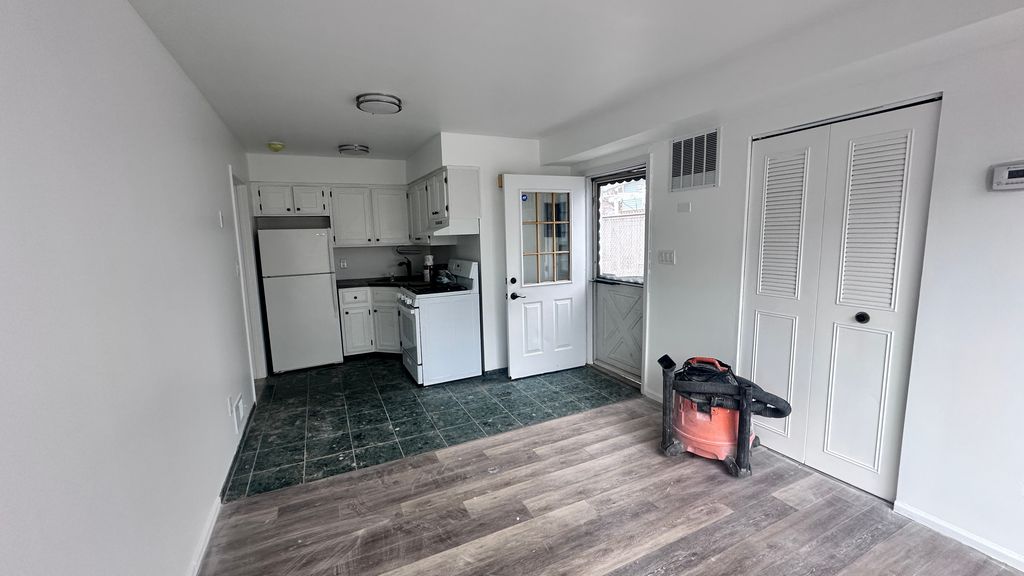 39 Edward Ct #1, Staten Island, NY 10314 - See Est. Value, Schools & More