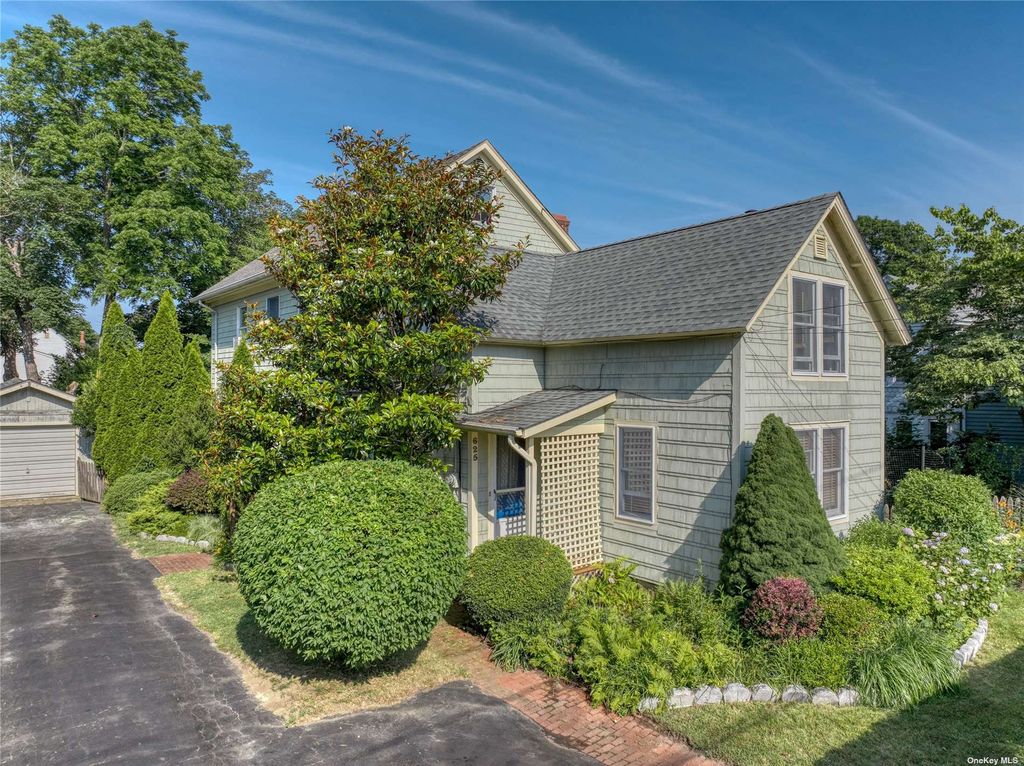 625 2nd Street, Greenport, NY 11944 | Trulia