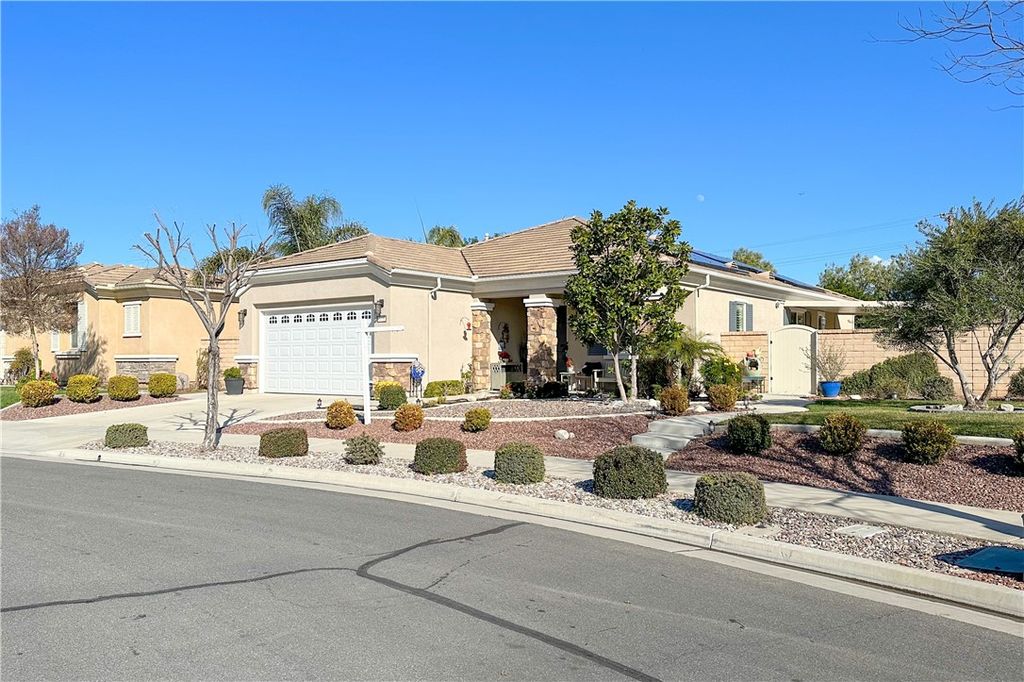 1696 Via Rojas, Hemet, CA 92545 - See Est. Value, Schools & More