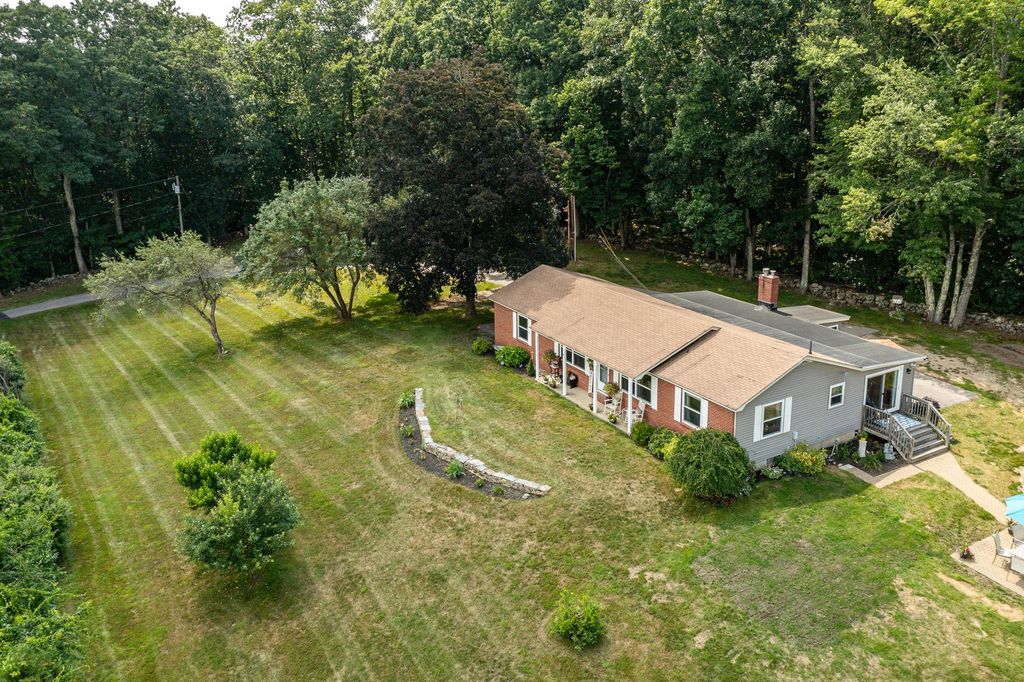 119 Walnut Street, Rochester, NH 03867 - See Est. Value, Schools & More