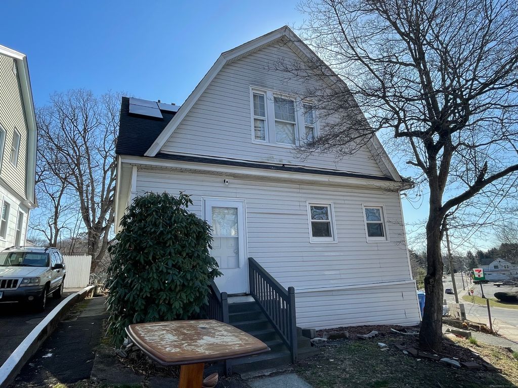 2 Oakland Ave, Waterbury, CT 06710 | MLS# 24001811 | Trulia