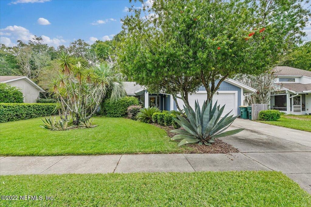 2124 AZTEC Drive W, Jacksonville, FL 32246 - See Est. Value, Schools & More