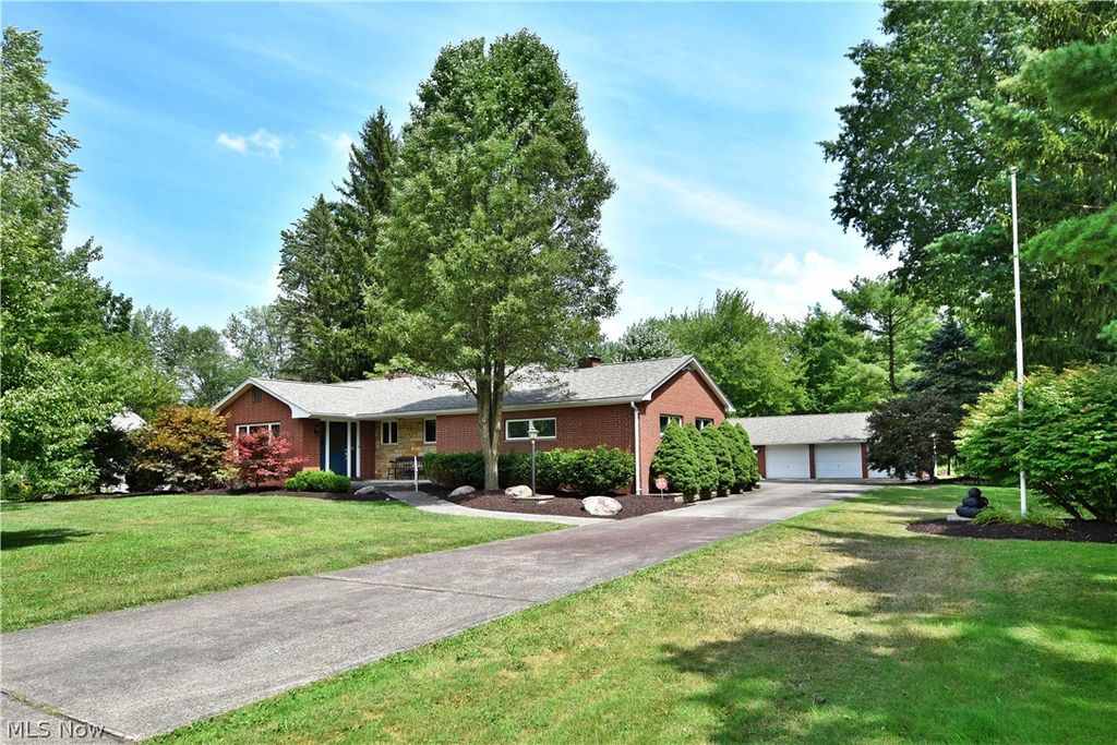 2454 North Rd NE, Warren, OH 44483 - See Est. Value, Schools & More