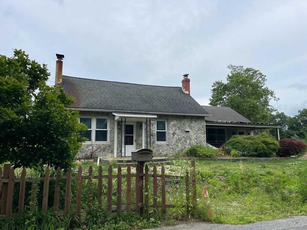 8643 Furnace Rd, Slatington, PA 18080 - See Est. Value, Schools & More