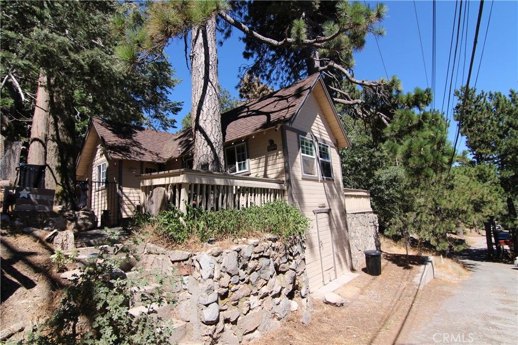 1109 Scenic Way, Rimforest, CA 92378 | MLS# EV24160159 | Trulia