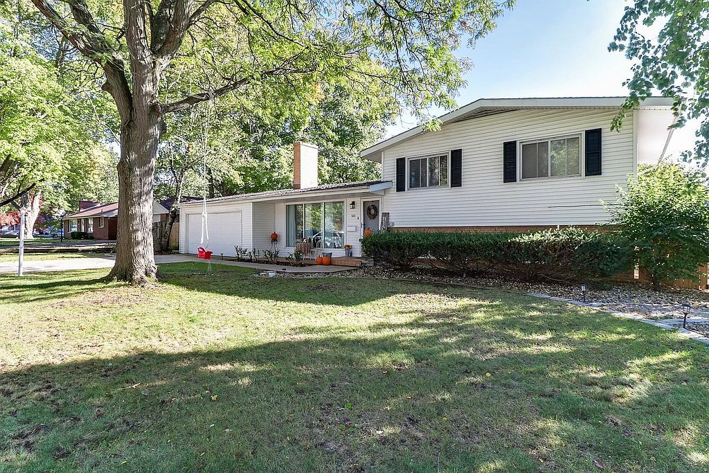 503 McKinley St, Normal, IL 61761 - See Est. Value, Schools & More