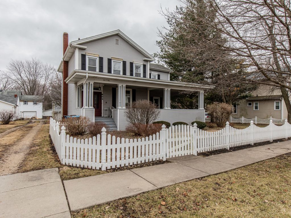 609 13th Ave, Mendota, IL 61342 - See Est. Value, Schools & More
