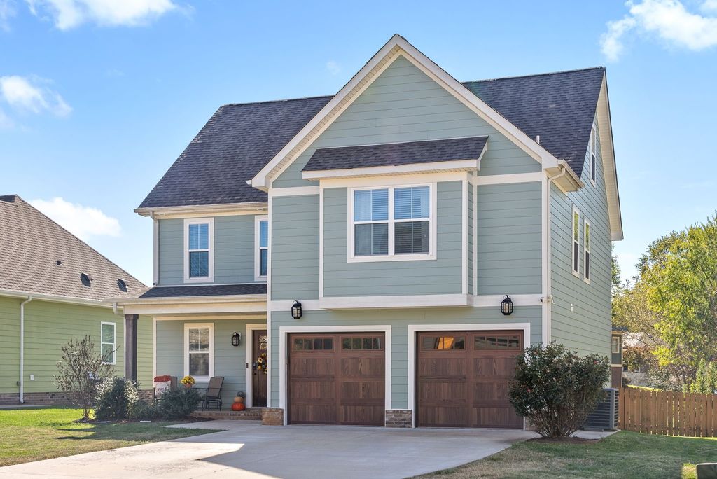 714 Valencia Dr, Clarksville, TN 37043 - See Est. Value, Schools & More