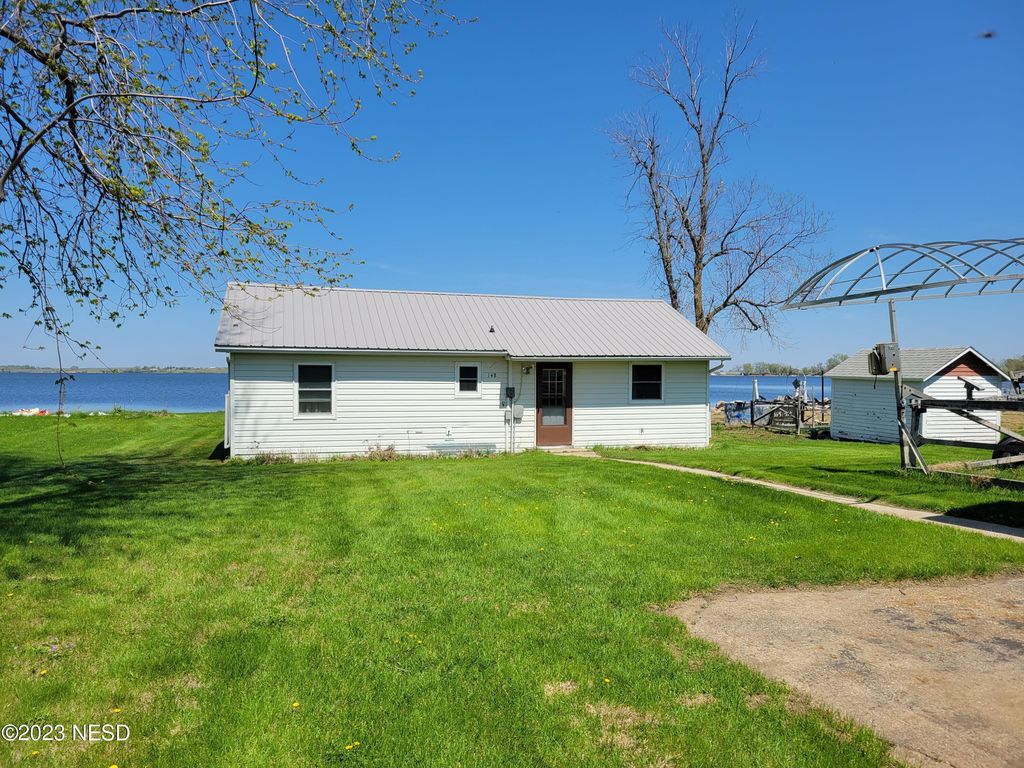 148 E Lakeshore Dr, Waubay, SD 57273 - See Est. Value, Schools & More