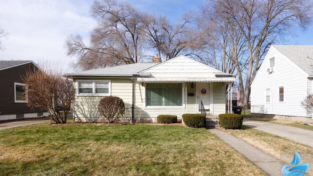 12935 Norborne Ave, Redford, MI 48239 - See Est. Value, Schools & More