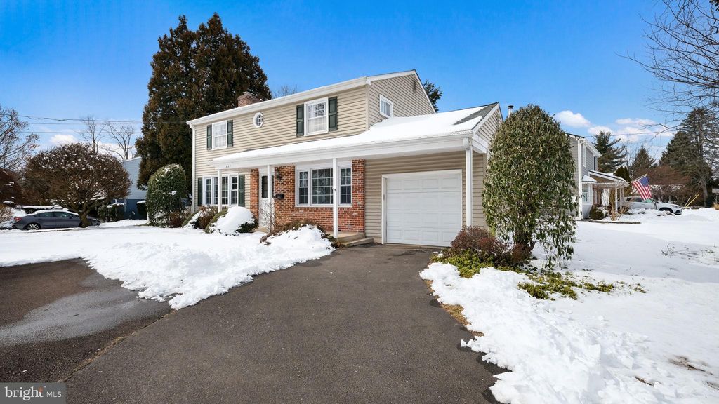 557 Maple Ave, Doylestown, PA 18901 - See Est. Value, Schools & More