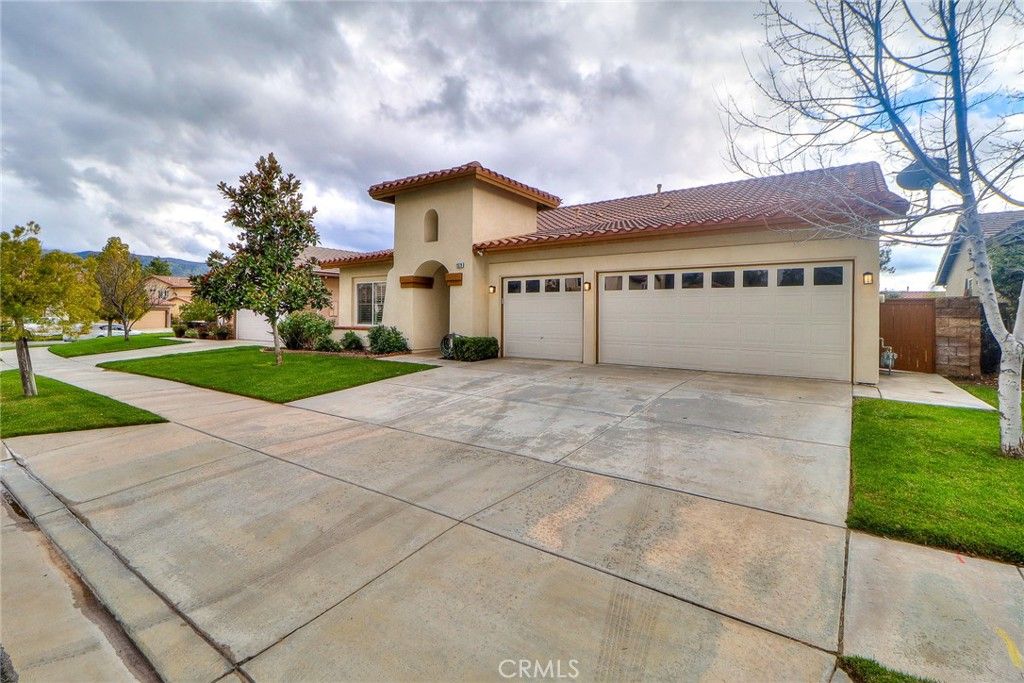 11579 Deerfield Dr, Yucaipa, CA 92399 - See Est. Value, Schools & More