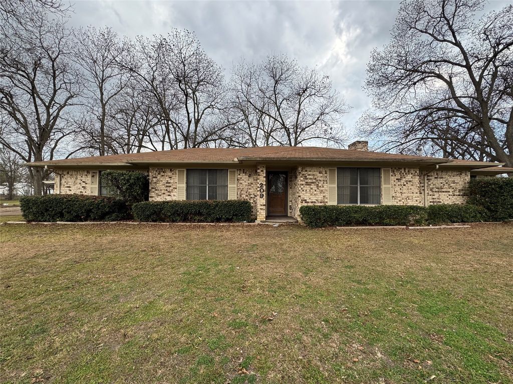 209 N Harrison St, Roxton, TX 75477 | MLS# 21154323 - Trulia | Trulia