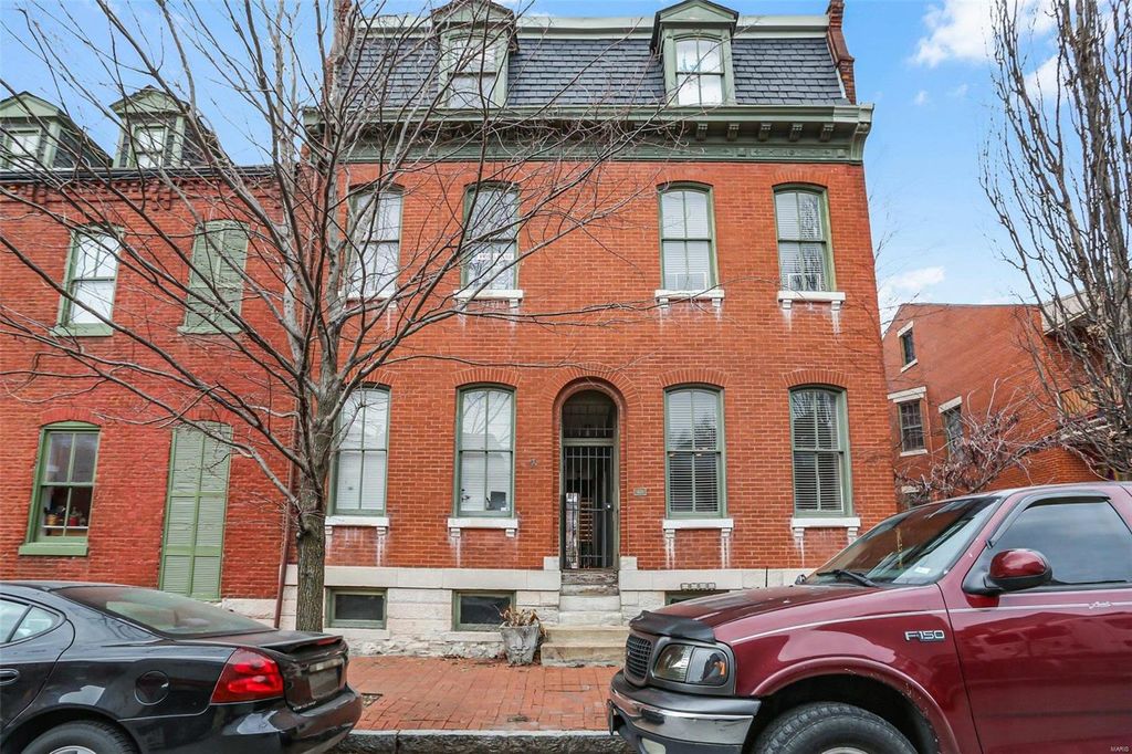 1859 S 10th St #B, Saint Louis, MO 63104 - See Est. Value, Schools & More