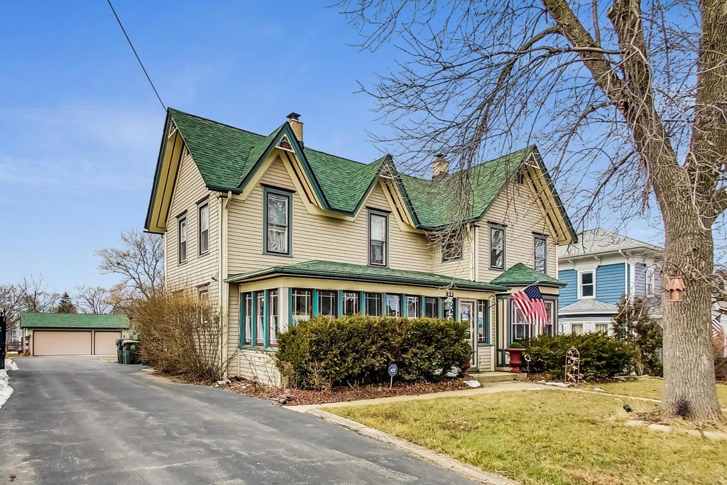 1034 Main St, Antioch, IL 60002 - See Est. Value, Schools & More