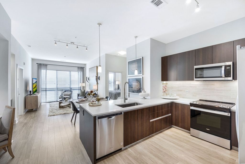 1500 Westbranch Dr #5497666, McLean, VA 22102 - See Est. Value, Schools ...