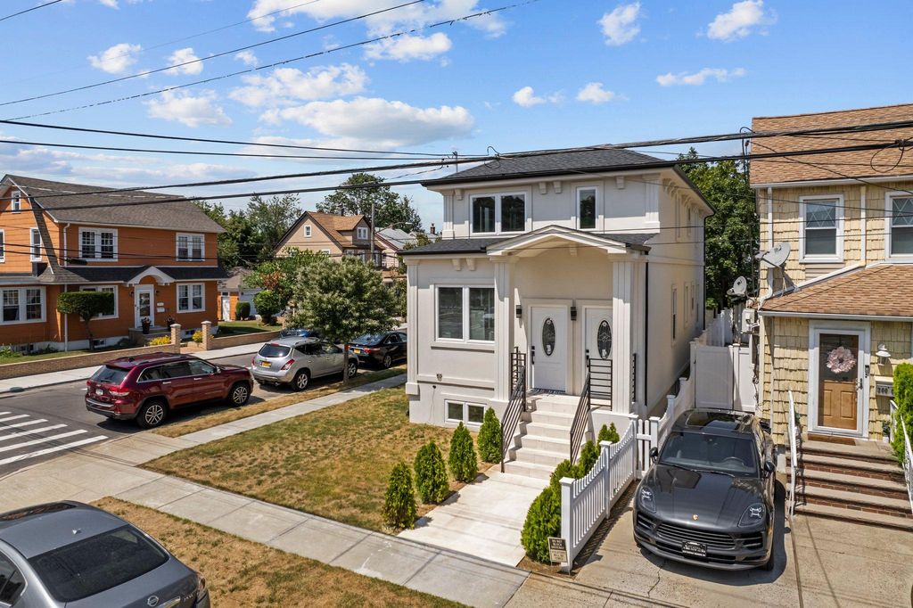 200-01 116th Ave #2F, Saint Albans, NY 11412 - See Est. Value, Schools ...