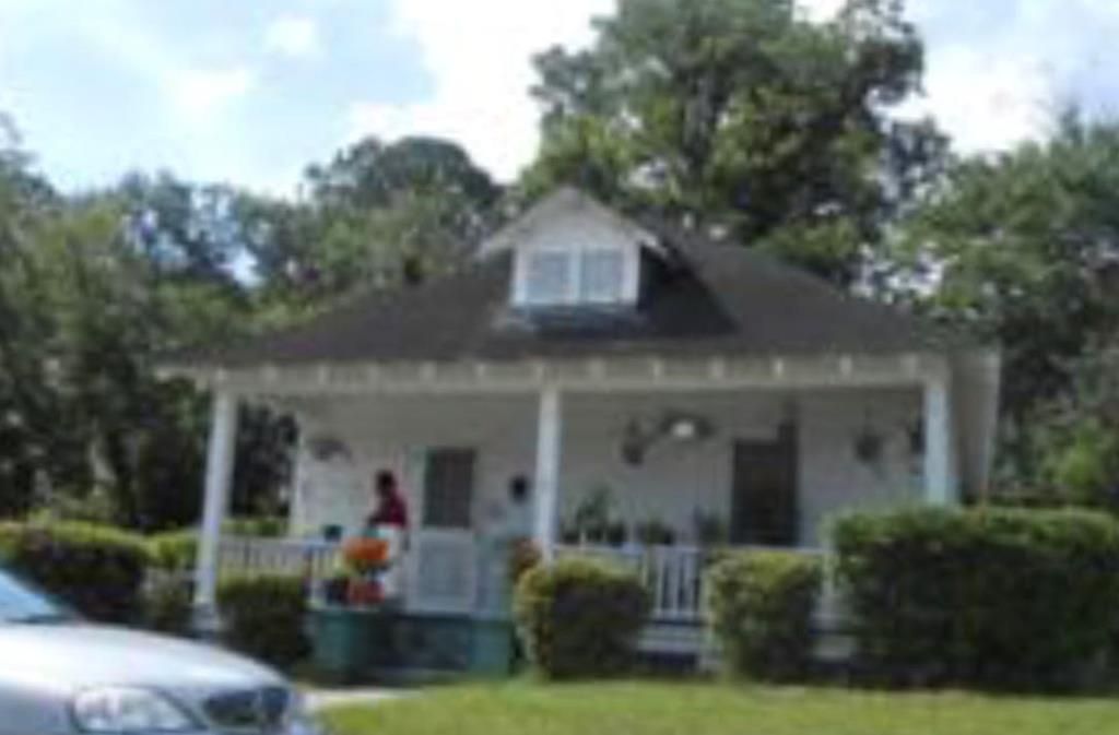 1007 Isabella St, Waycross, GA 31503 - See Est. Value, Schools & More