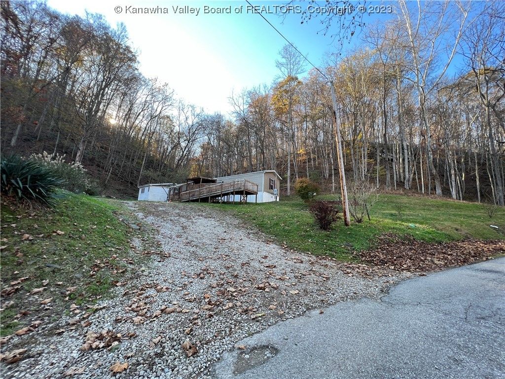 981 Walker Rd, Elkview, WV 25071 - See Est. Value, Schools & More