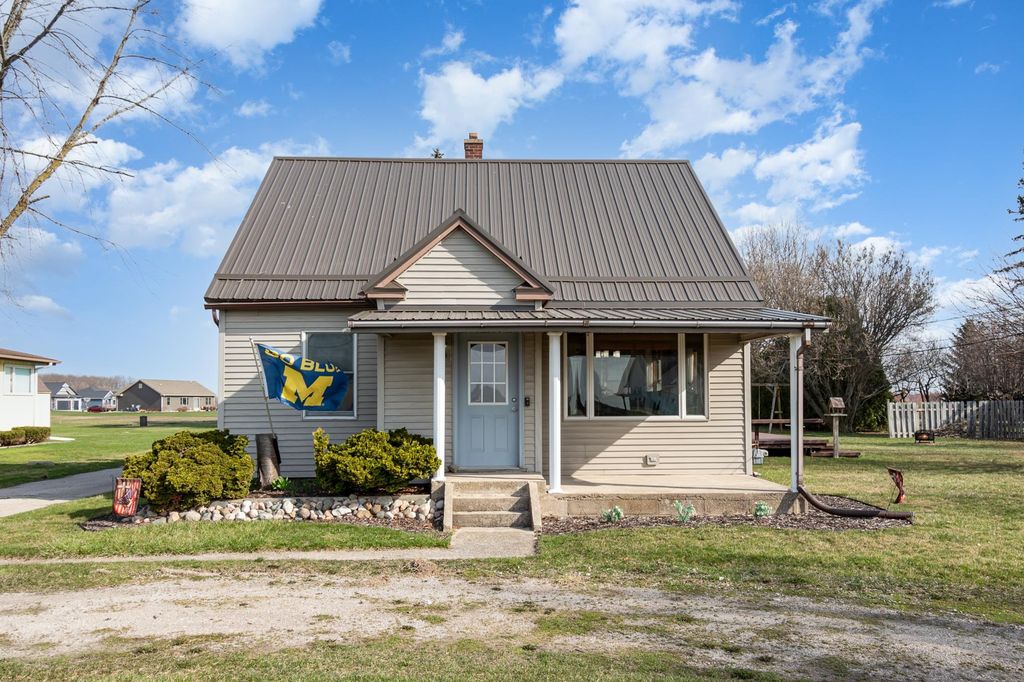 246 W Midland Rd, Auburn, MI 48611 - See Est. Value, Schools & More