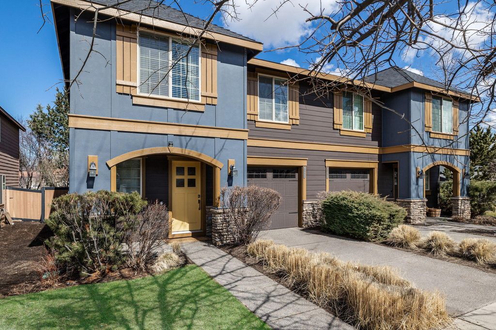 20274 Ellie Ln, Bend, OR 97703 - See Est. Value, Schools & More