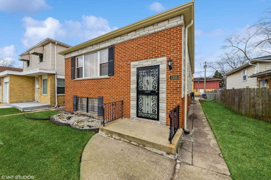 1355 W 115th St, Chicago, IL 60643 - See Est. Value, Schools & More