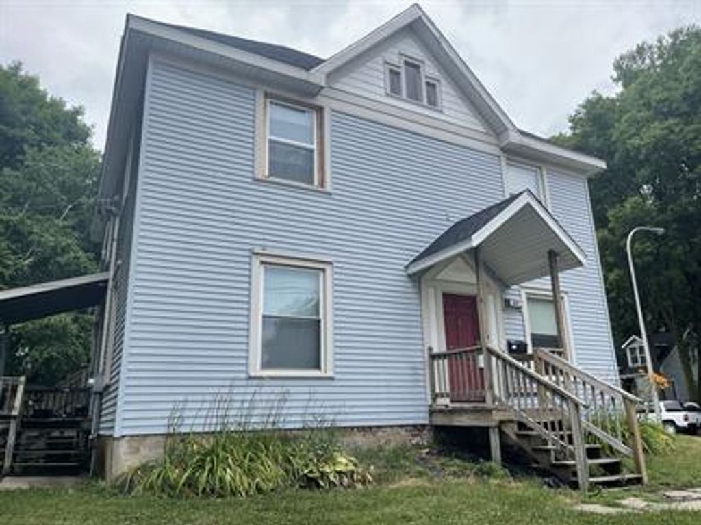 301 W Eureka St - Champaign, IL | Trulia