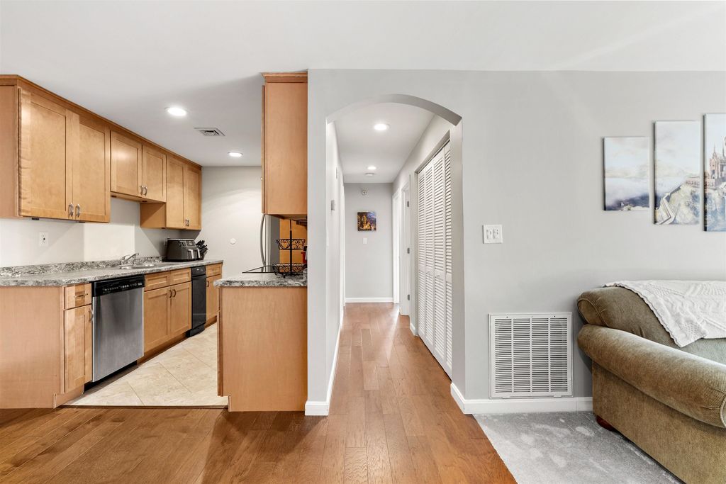 432 Abbott Farm Lane #432, Hudson, NH 03051 - See Est. Value, Schools ...