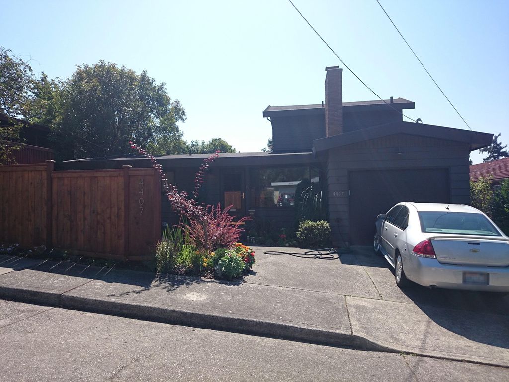 4407 SW Henderson St, Seattle, WA 98136 - See Est. Value, Schools & More