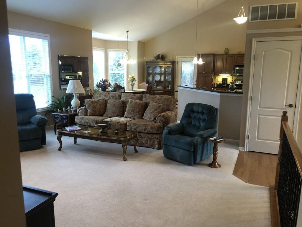 8025 Stonegate Dr, Cincinnati, OH 45255 - See Est. Value, Schools & More