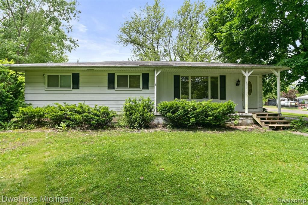 11039 U S Turnpike Rd, South Rockwood, MI 48179 | Trulia