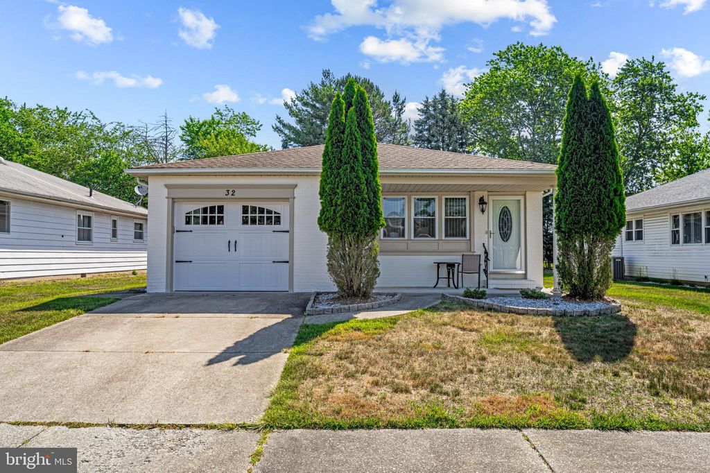 32 Liberta Dr, Toms River, NJ 08757 - See Est. Value, Schools & More