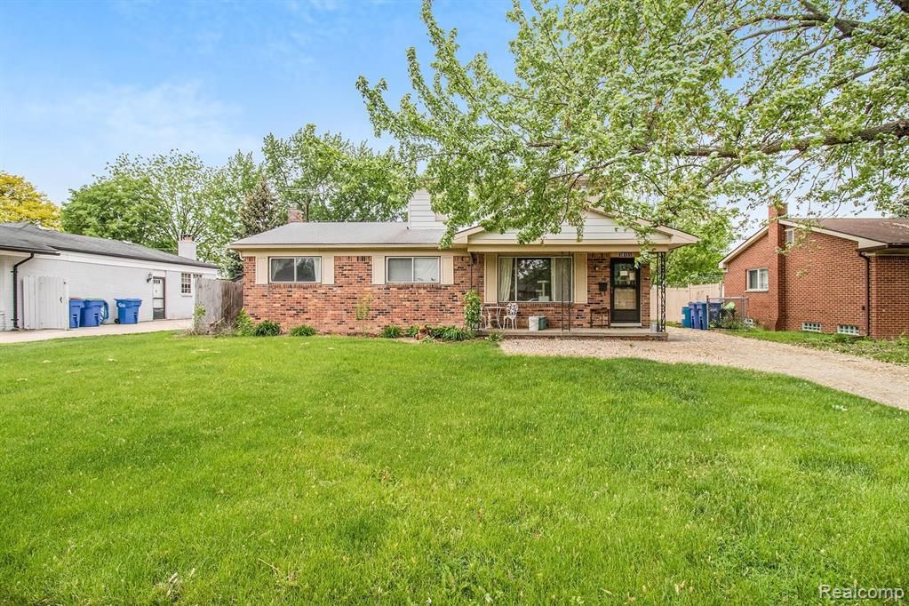 30155 Hayes Rd, Warren, MI 48088 - See Est. Value, Schools & More