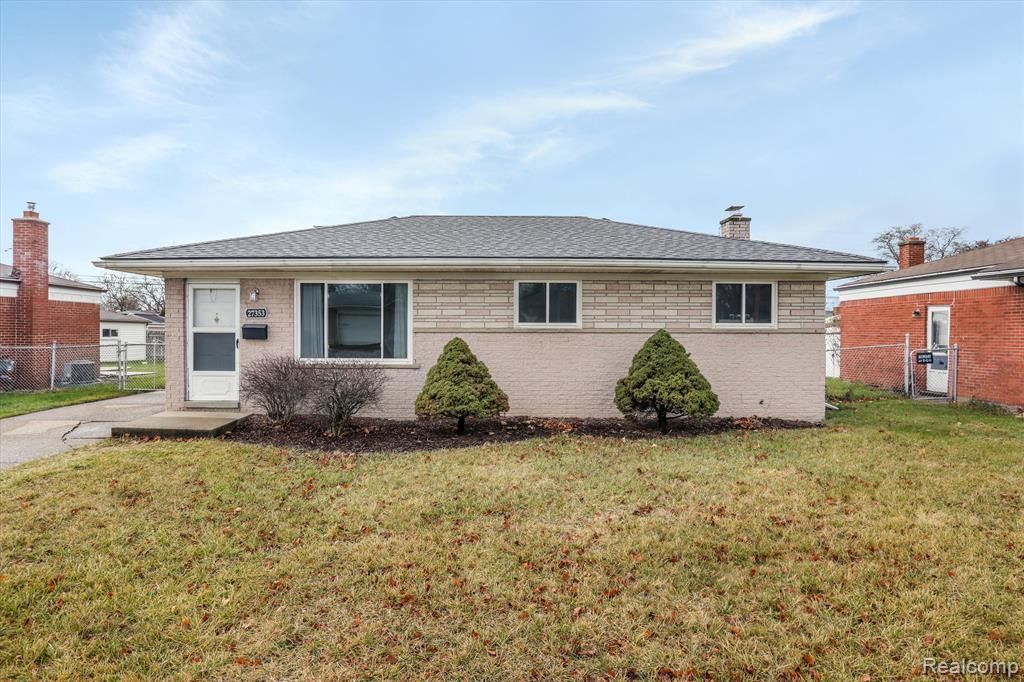 27353 Pleasant Dr, Warren, MI 48088 - See Est. Value, Schools & More