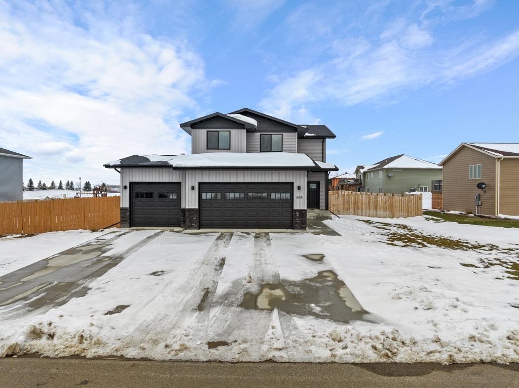 604 6th St SW, Surrey, ND 58785 | MLS# 240245 | Trulia