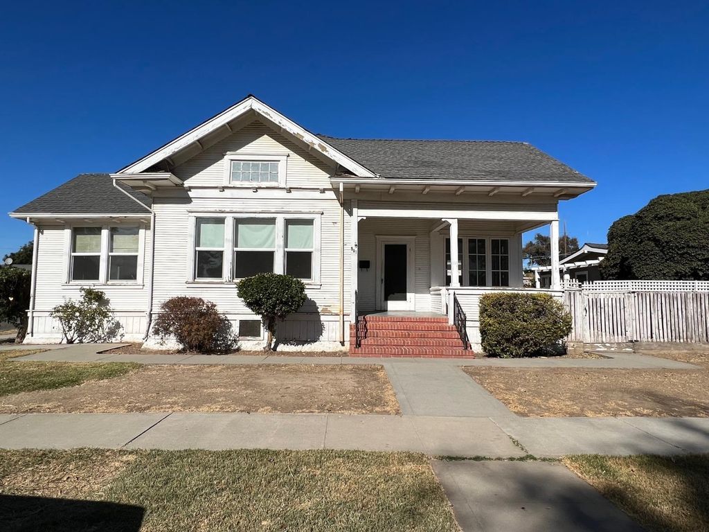 691 4th Ave, Gustine, CA 95322 - See Est. Value, Schools & More