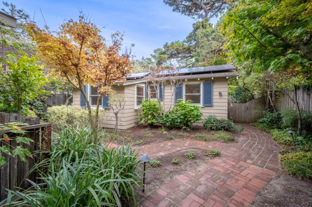 Casanova 2 Ne Of 13th, Carmel, CA 93923 - See Est. Value, Schools & More