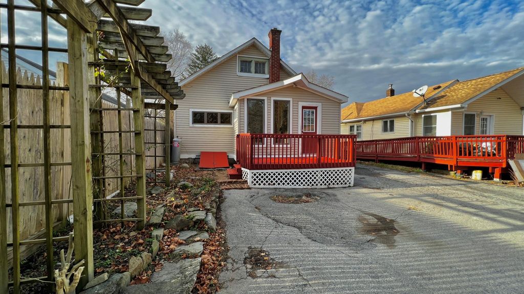 1358 Route 44, Pleasant Valley, NY 12569 - See Est. Value, Schools & More